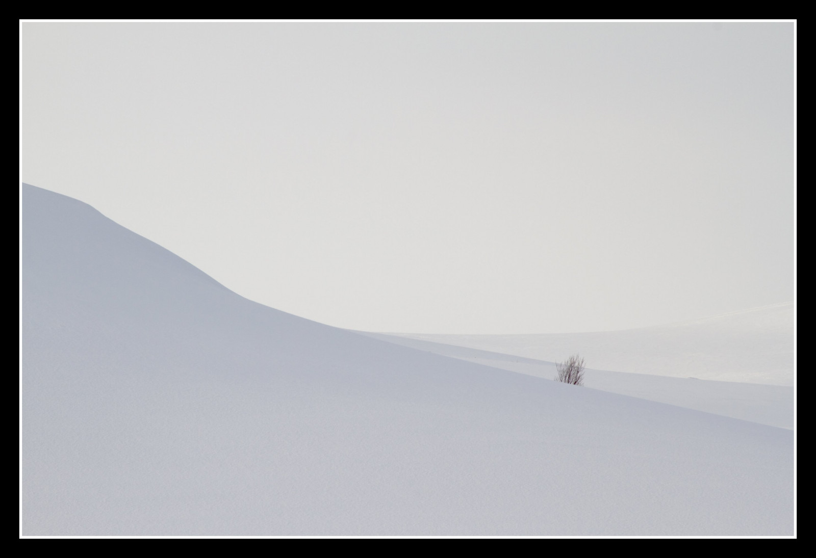 壁纸 雪 挪威 北极 牌 安静 2011年 形状 简约的 翅膀 风景 截图 介绍 大气现象 极简主义