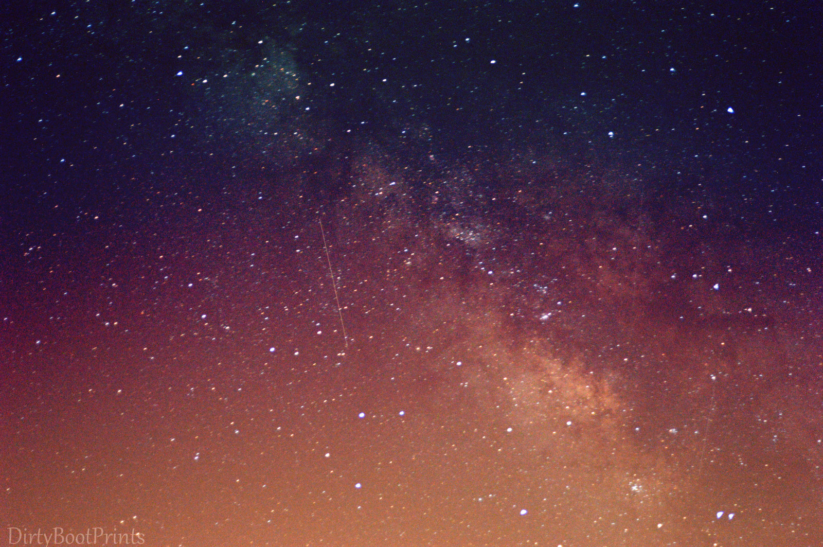 壁纸 灯光 秋季 晚 尾巴 空间 天空 星星 银河 火 星云 大气层 科学 生活 螺旋星系 崩溃 宇宙