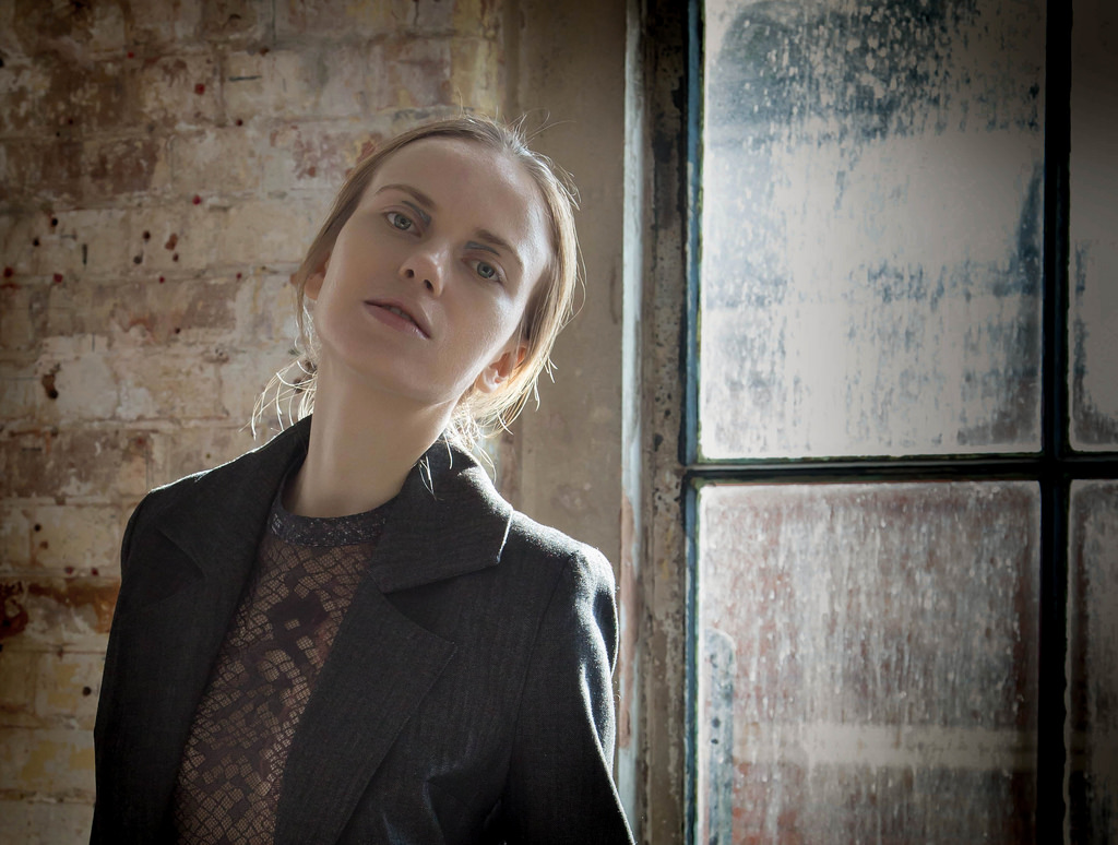 Wallpaper : London, model, window, makeup, fashion, warehouse, backlit ...