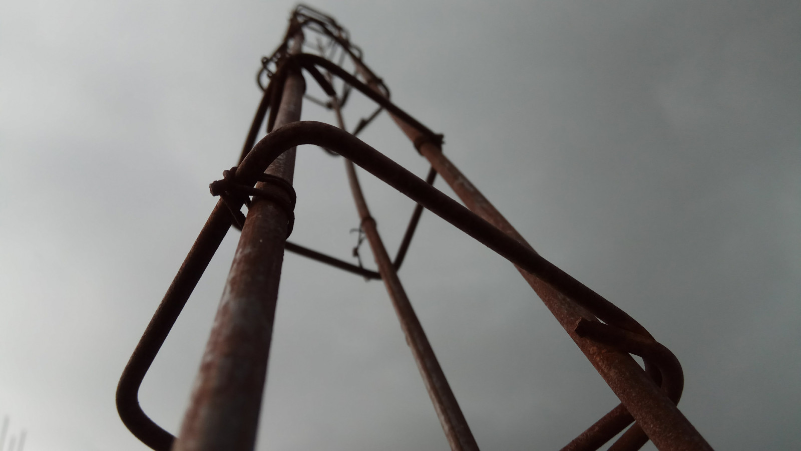 Wallpaper : scrap metal, landscape, field atmosphere 4208x2368 - hanif ...