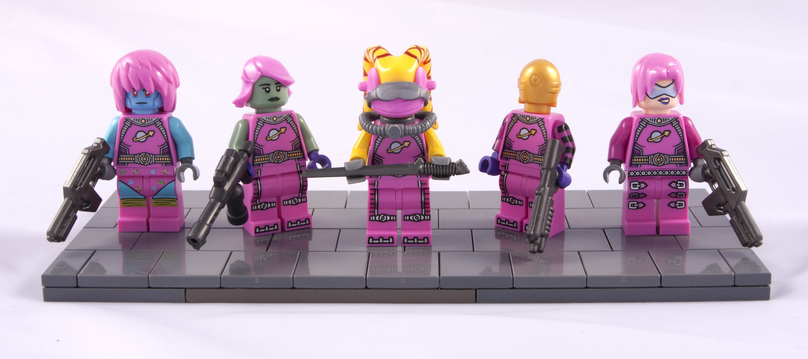 Wallpaper : pink, ladies, girls, LEGO, space, badass, aliens, mercenary ...