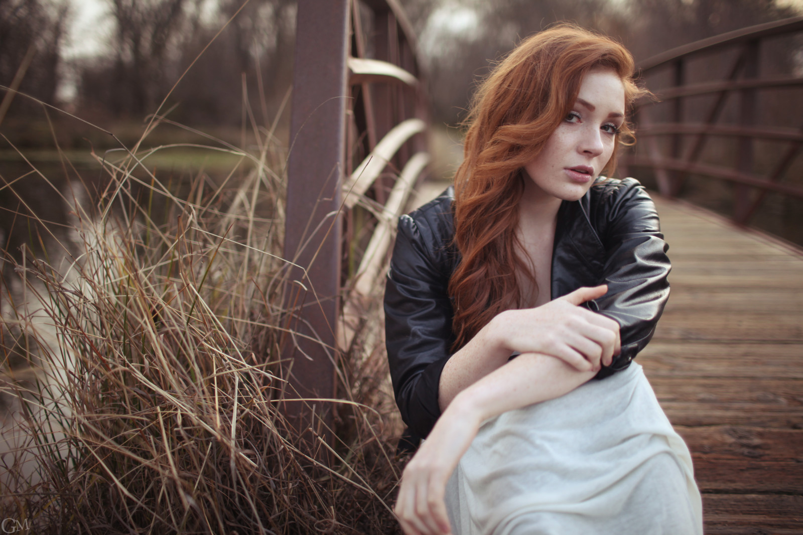 Tapety : model, portrét, dlouhé vlasy, sedící, fotografování, fotograf ...