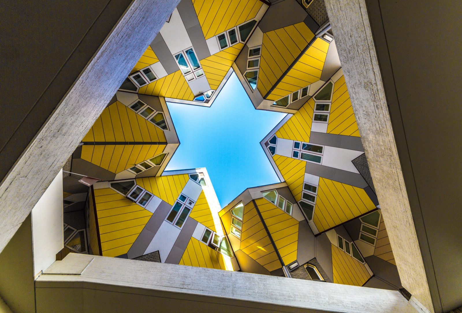 Fond d'écran : fenêtre, architecture, symétrie, maison, jaune, cube ...