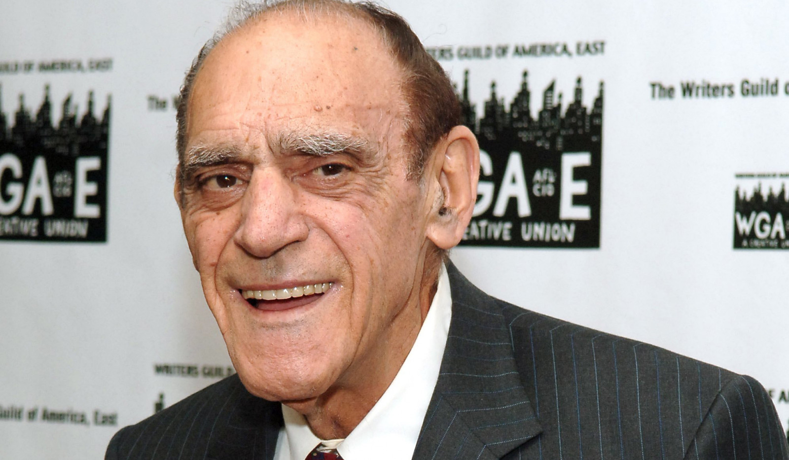 วอลเปเปอร์ : abe vigoda, นักแสดง, ใบหน้า, ยิ้ม 1993x1163 - wallpaperUp ...