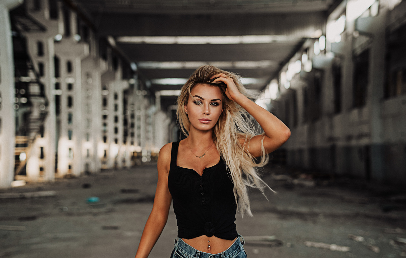 Wallpaper Women Blonde Necklace Pierced Navel Tanned Portrait
