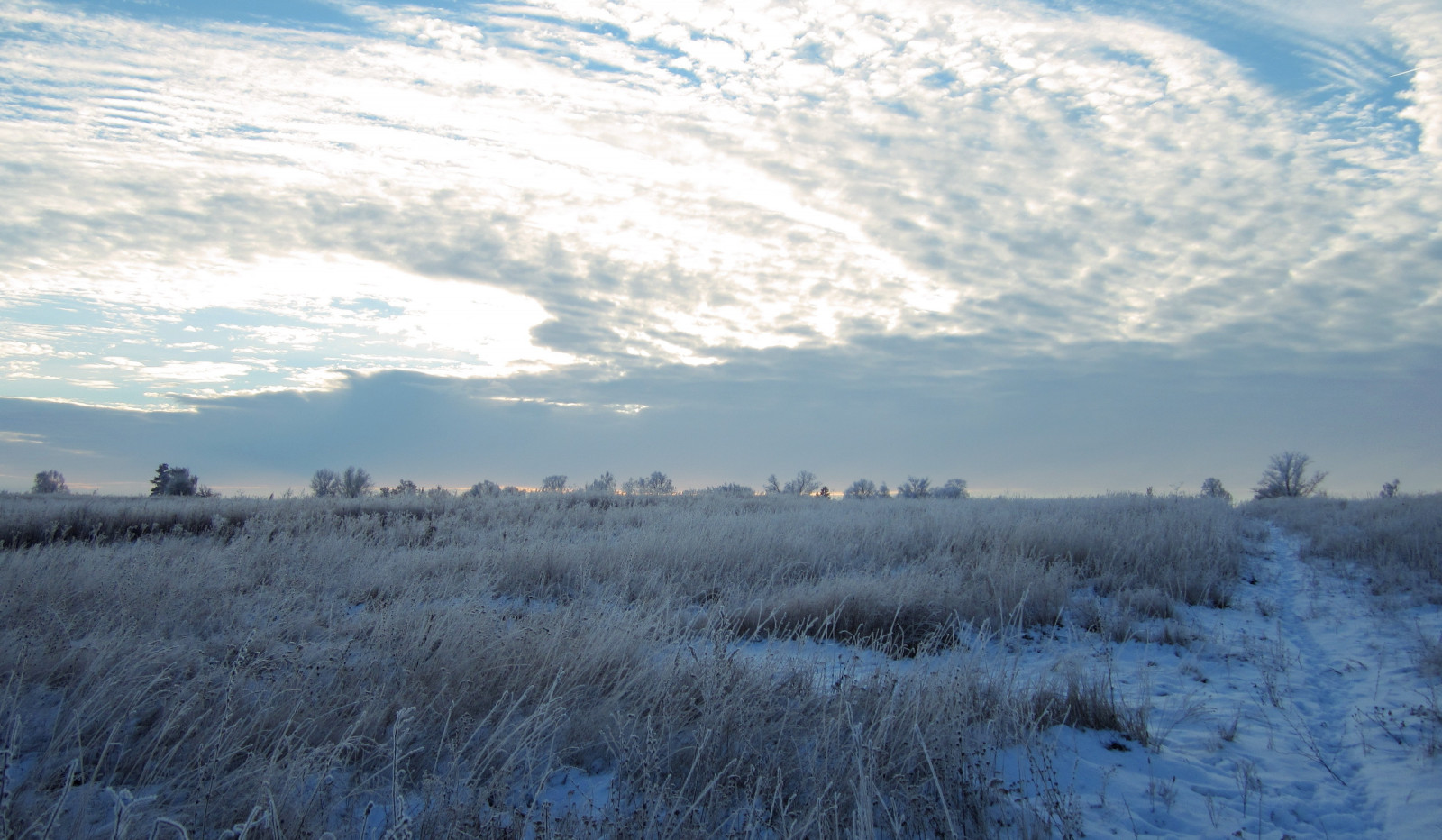 Obrázky na plochu : slnečnému žiareniu, krajina, príroda, neba, sneh ...