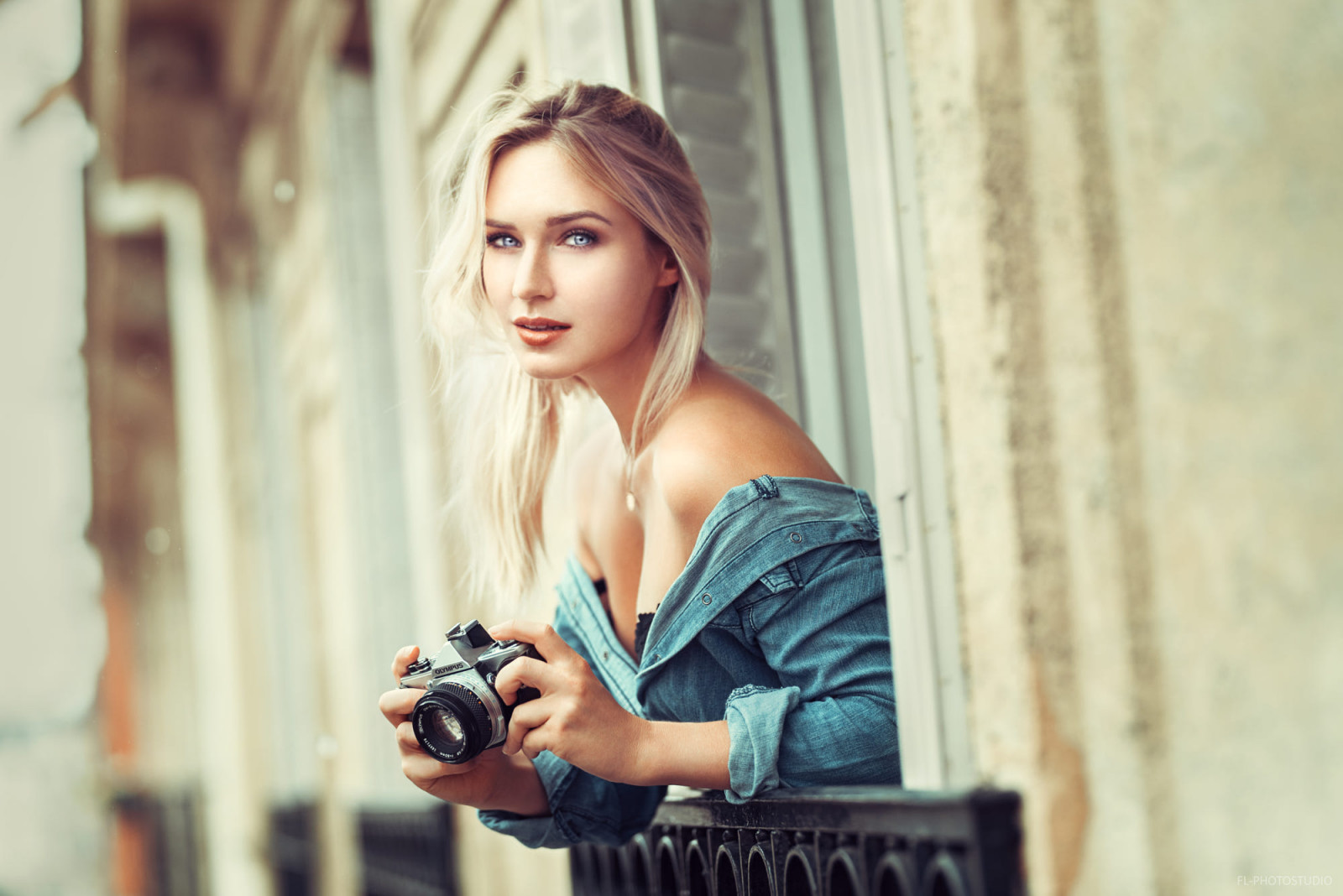Wallpaper Women Blonde Face Bare Shoulders Long Hair Black Bras