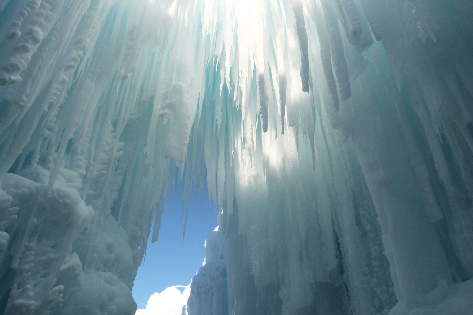 Wallpaper : icicle, Freezing, ice cave, Arctic, Formation, phenomenon ...