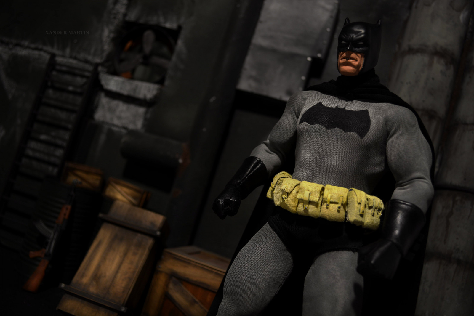 Sfondi : pistola, arma, Batman, costume, mezzanotte, pettirosso ...