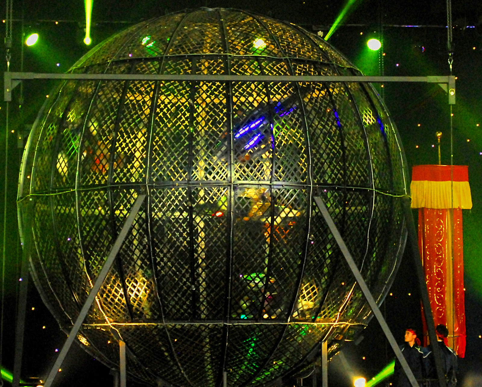 Wallpaper : Chicago, circus, motorcycle, cirqueshanghai 2260x1816 ...