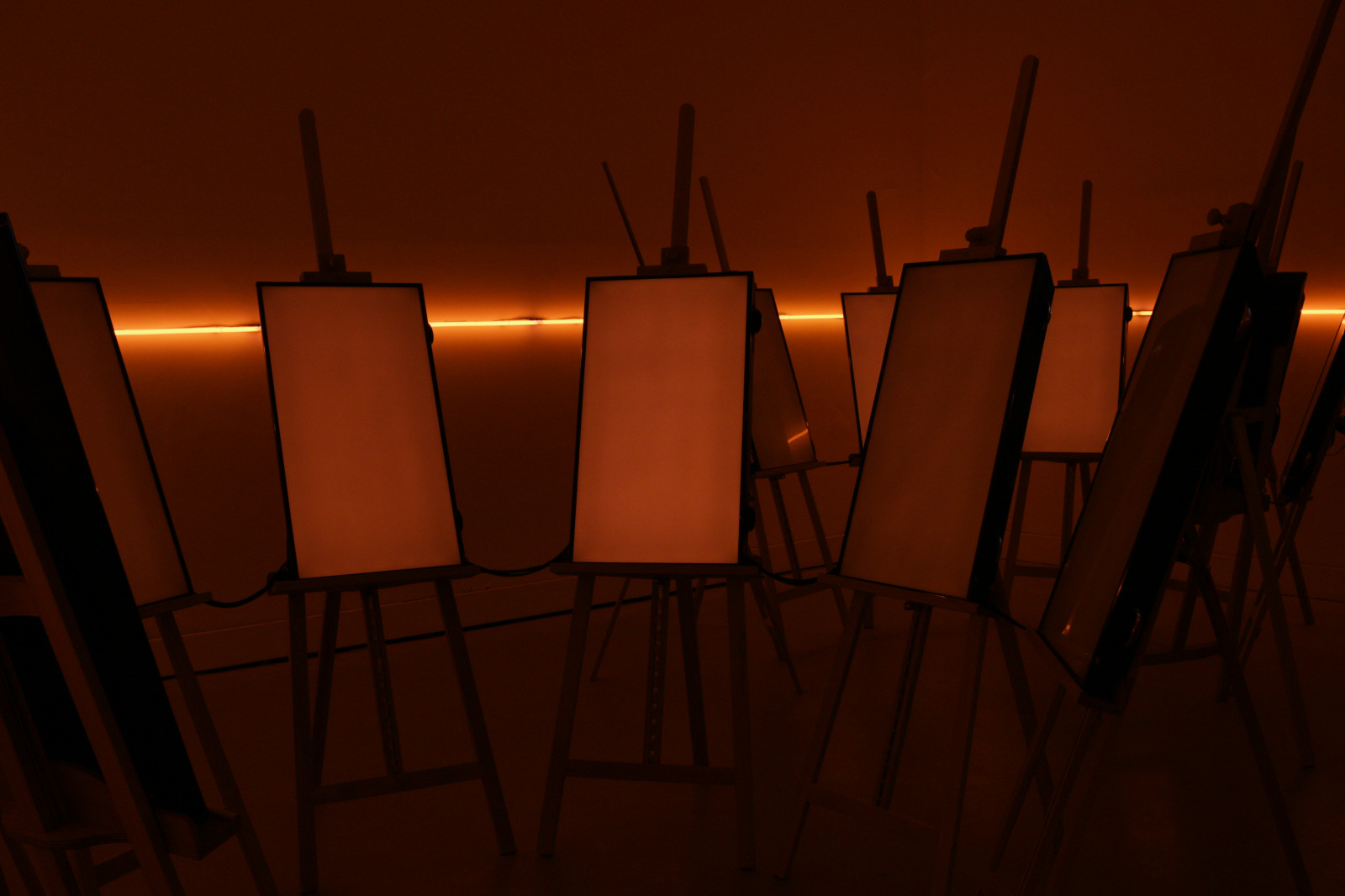 Wallpaper : red, light, lines, shadow, shapes, shilouette, atmosphere ...