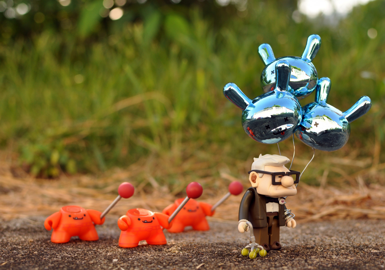 Wallpaper : Toy, 2010, Carl, flower, up, balloons, dunny, traviscain ...