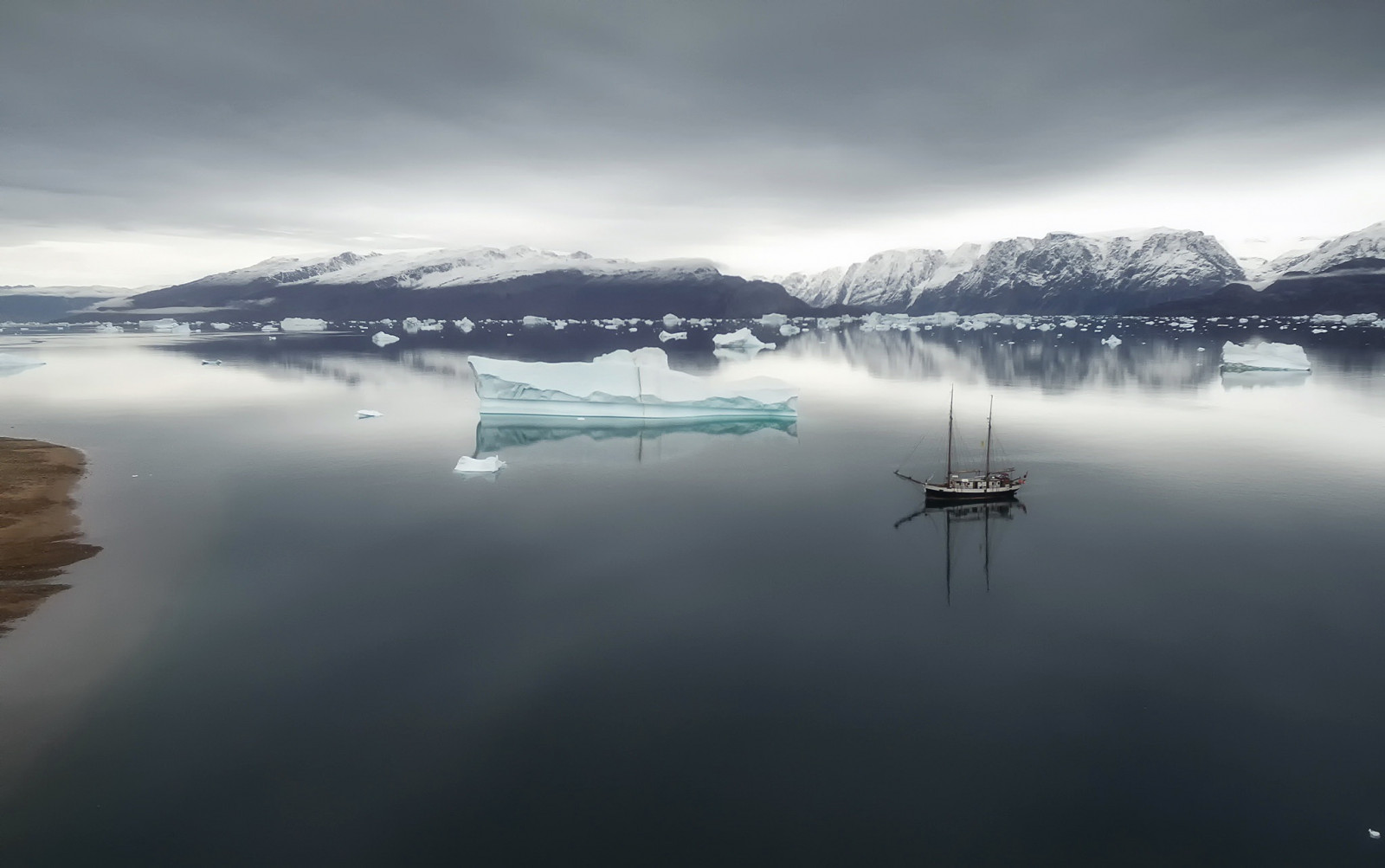 Bakgrundsbilder : grönland, vatten, natur, fordon, bergen, båt, isberg ...
