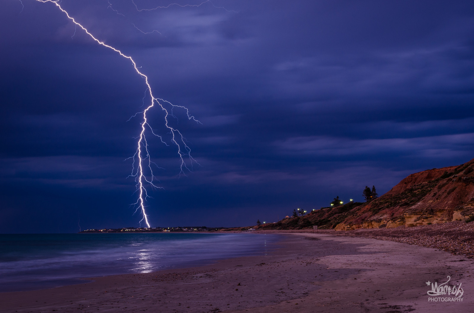 Fond d'écran : mer, nuit, rive, ciel, calme, foudre, orage, soir, côte ...