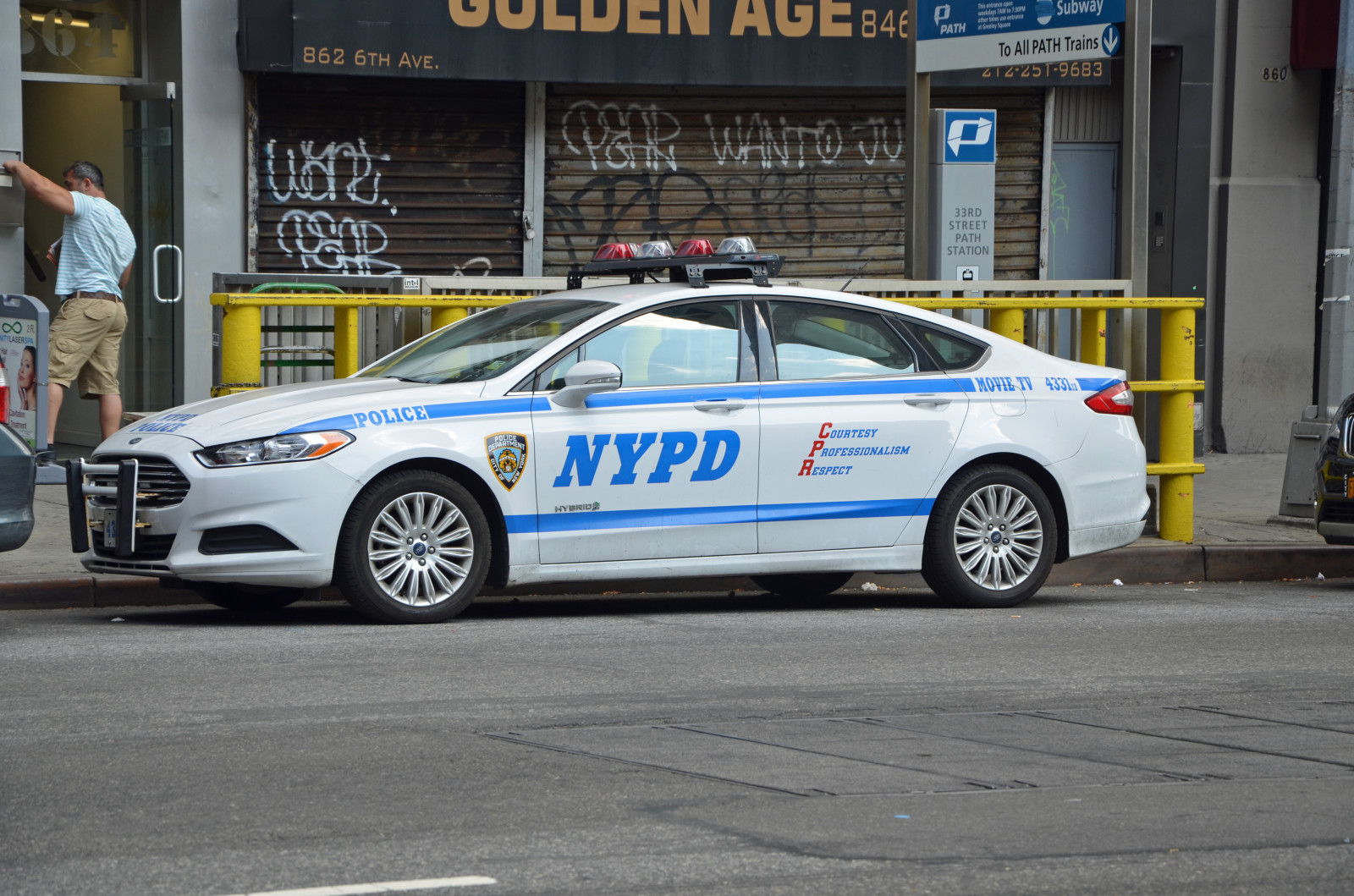 배경 화면 거리 건물 차량 도로 과학 기술 포드 Tv 수송 의자 가마 요크 퓨전 새로운 영화 자동차 디자인 자동차 외장 경찰차 가족 용