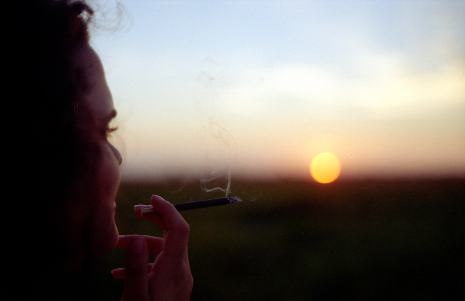 Wallpaper : sunlight, portrait, sunset, sea, grass, sky, photography ...