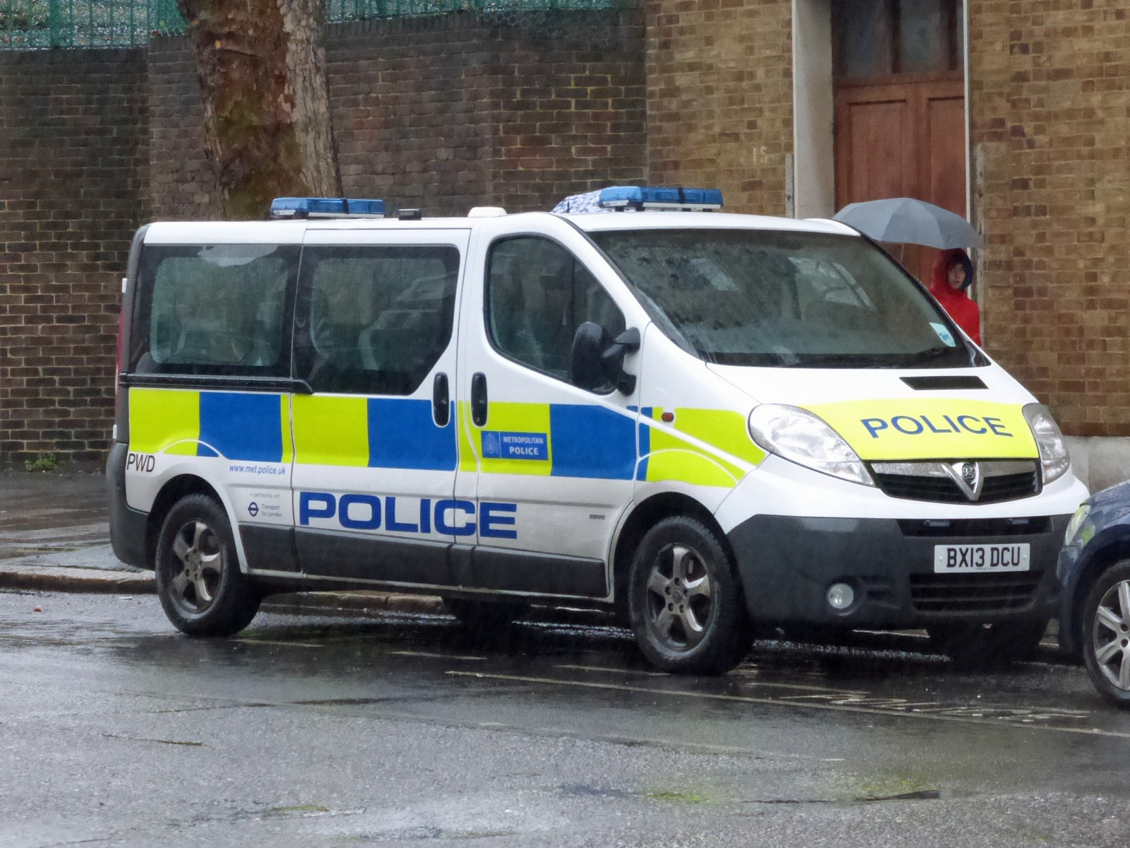 Wallpaper : bus, London, police, Mini, metropolitan, Vauxhall, pwd ...