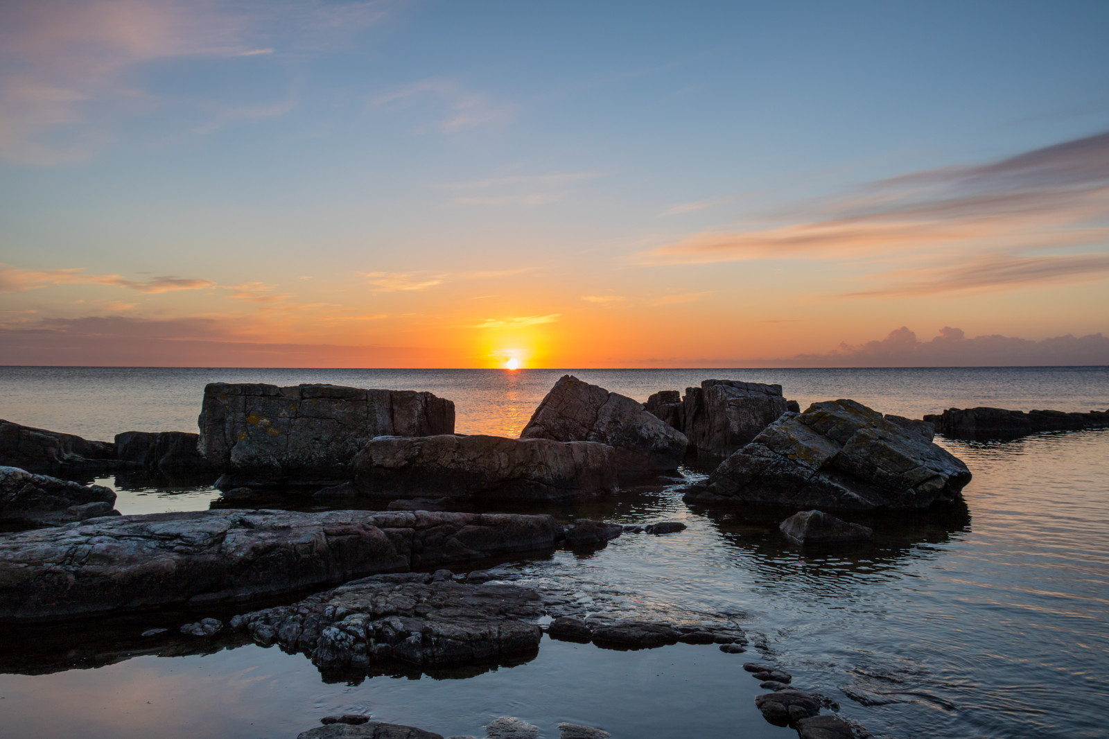 Bakgrundsbilder : solnedgång, hav, bukt, vatten, sten, strand ...