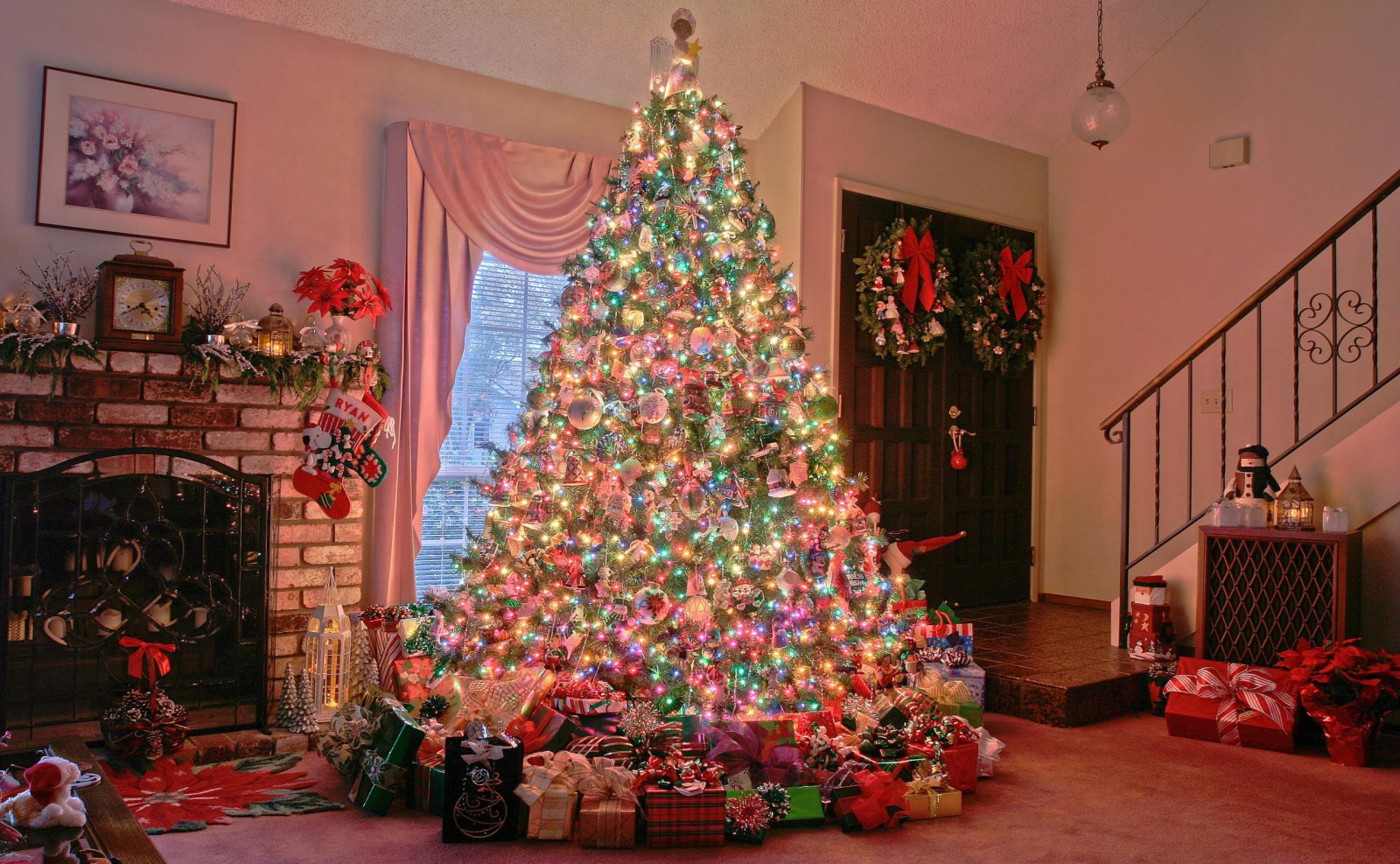 Wallpaper : hari Natal, liburan, pohon, hadiah, perapian, rumah ...