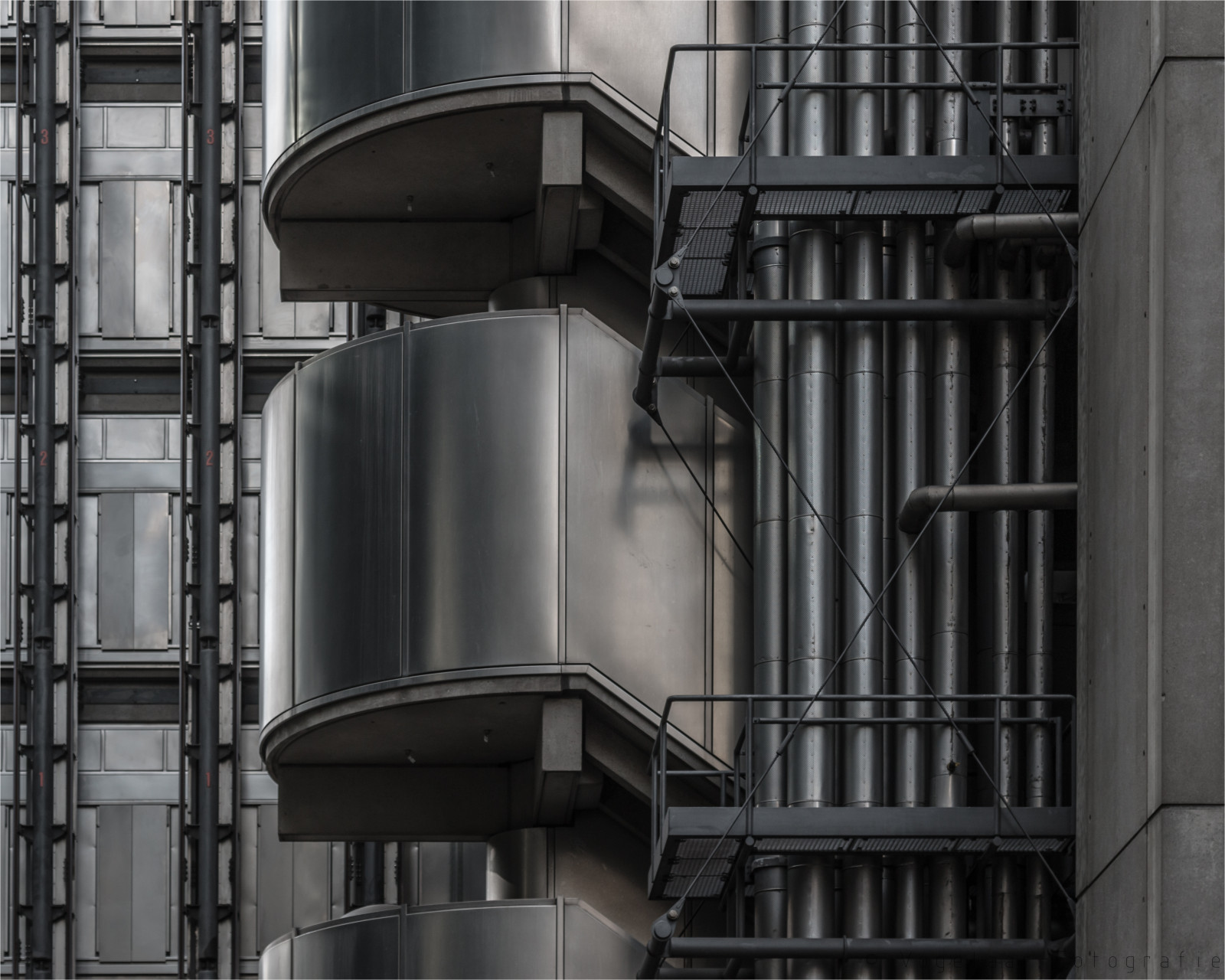 Unique Modern Architecture Glass Steel