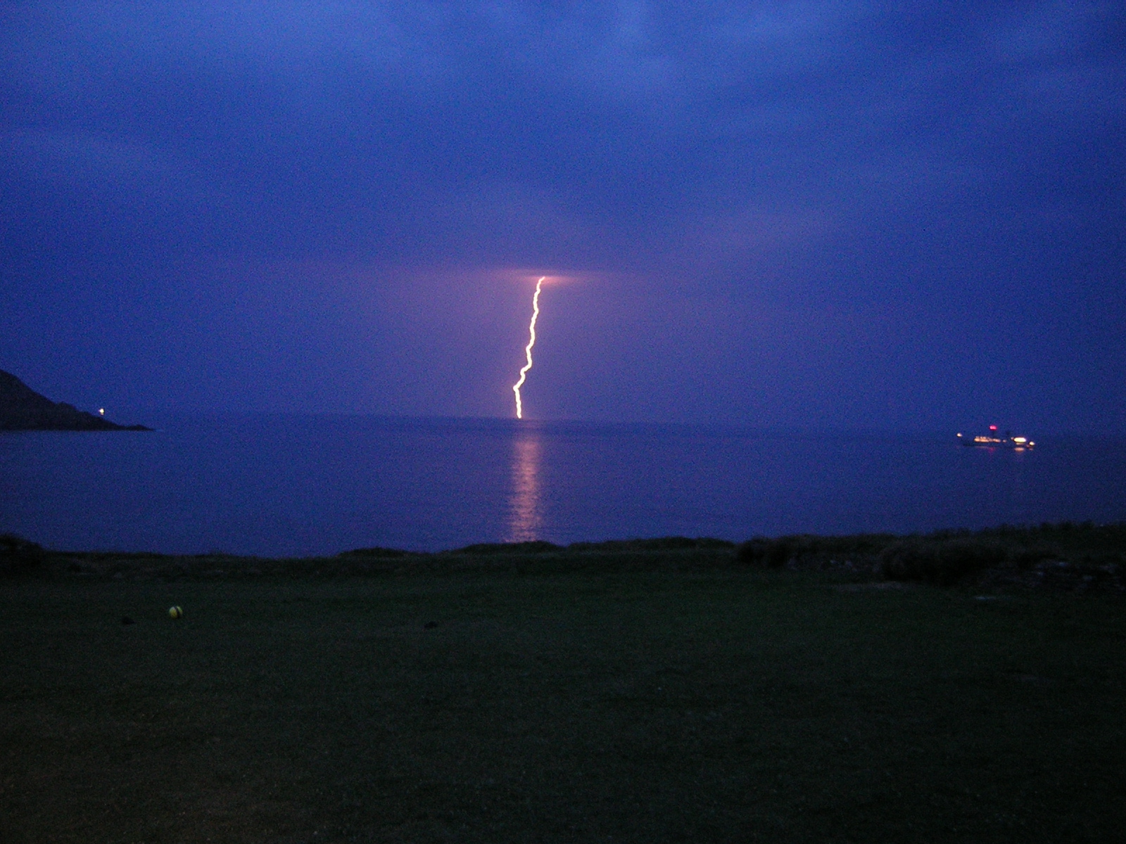 Fond d'écran : ciel, mer, foudre, horizon, tonnerre, atmosphère, orage ...