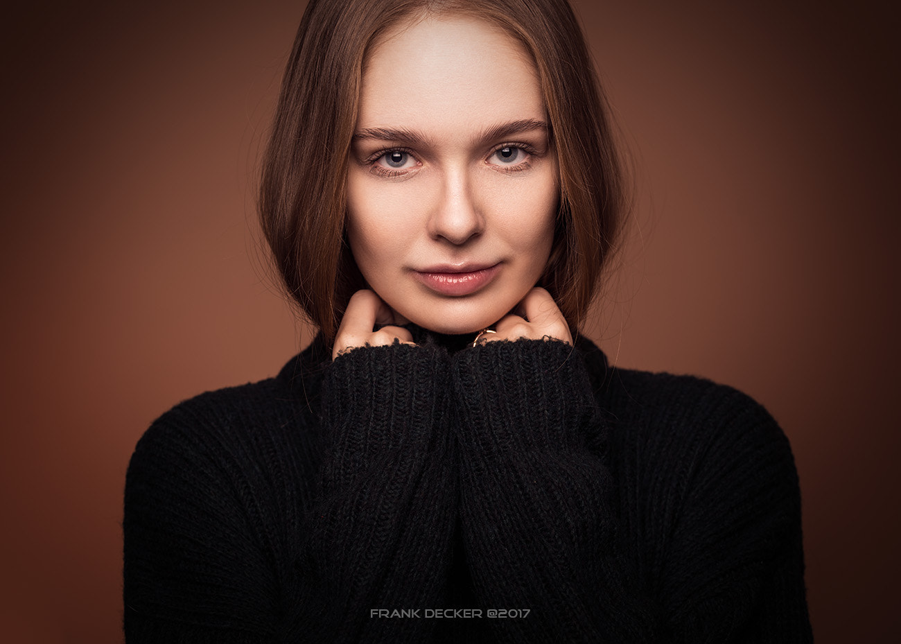 Wallpaper : women, portrait, face, smiling, simple background, sweater ...