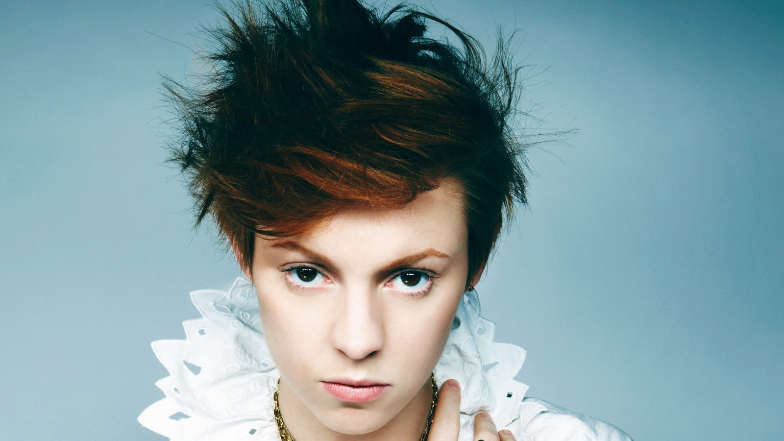 วอลเปเปอร์ : 1920x1080 px, สีน้ำเงิน, ดวงตาสีน้ำตาล, Elly Jackson, La Roux, แนวตั้ง, หัวแดง ...