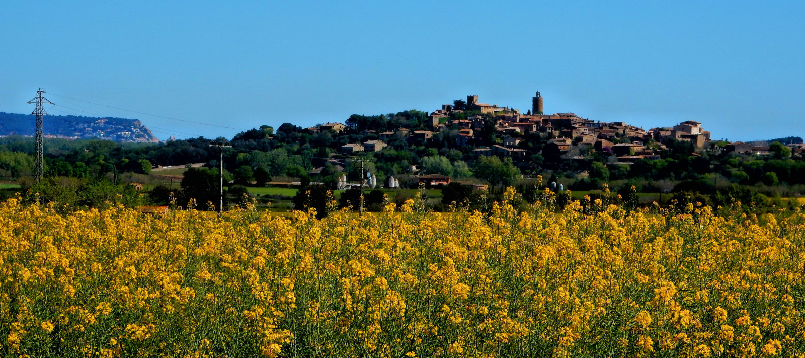 Bakgrundsbilder : landskap, kulle, himmel, fält, by, kväll, odla ...