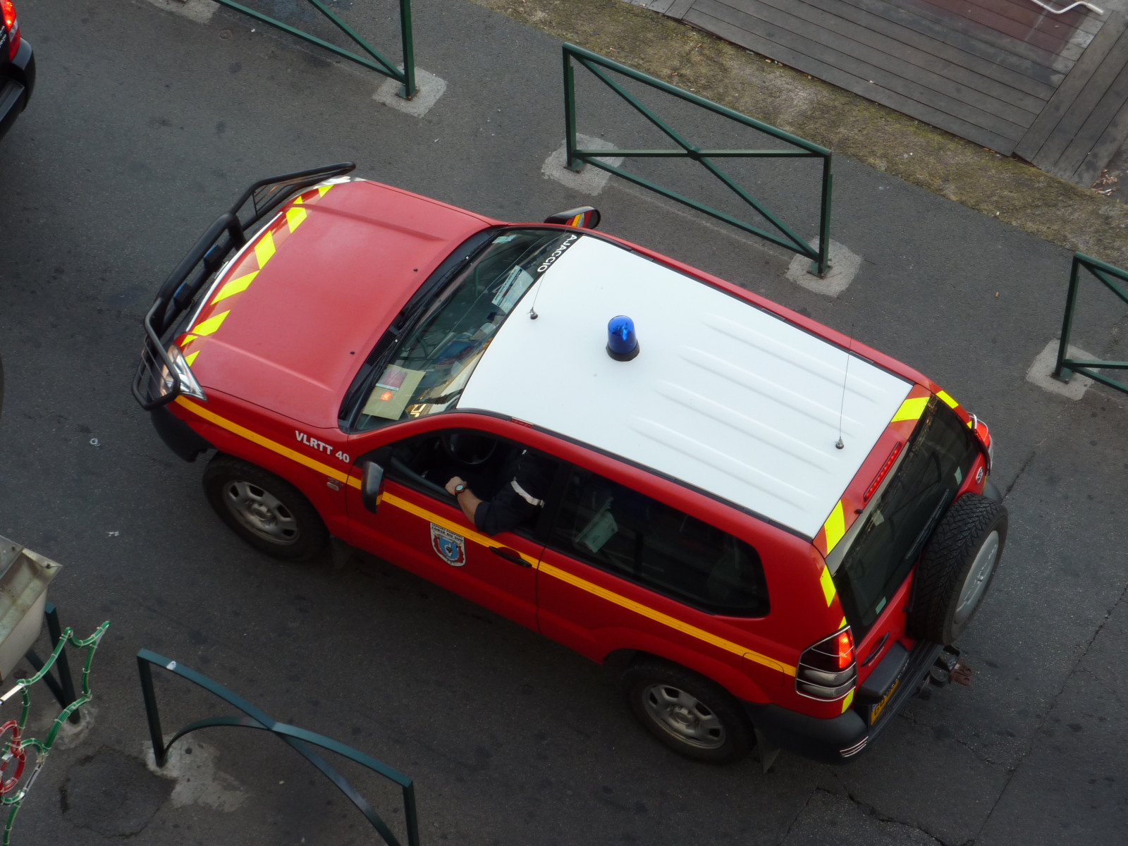 Wallpaper : sports car, Ajaccio, port, pompier, pilotine, camions ...