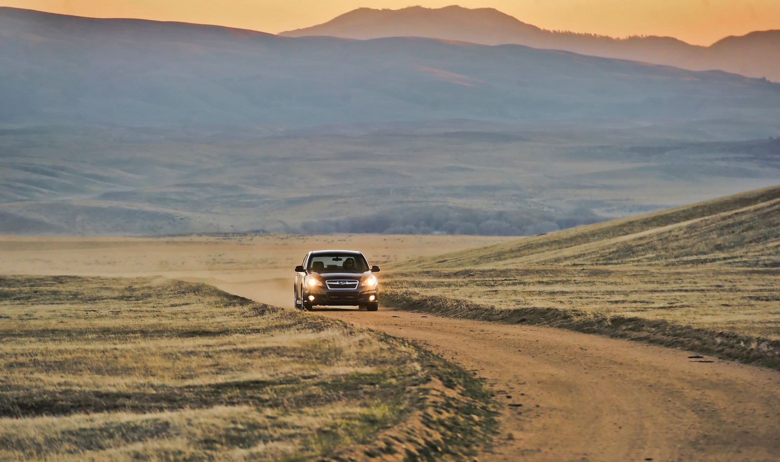 Tapety : krajina, západ slunce, kopec, jezero, písek, pole, svítání ...