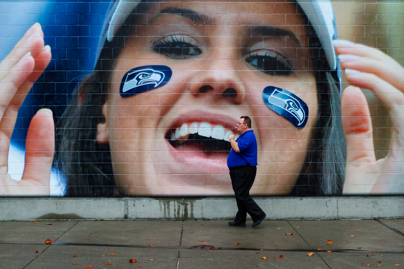 Wallpaper : Seattle, man, male, smiling, horizontal, wall, Canon ...