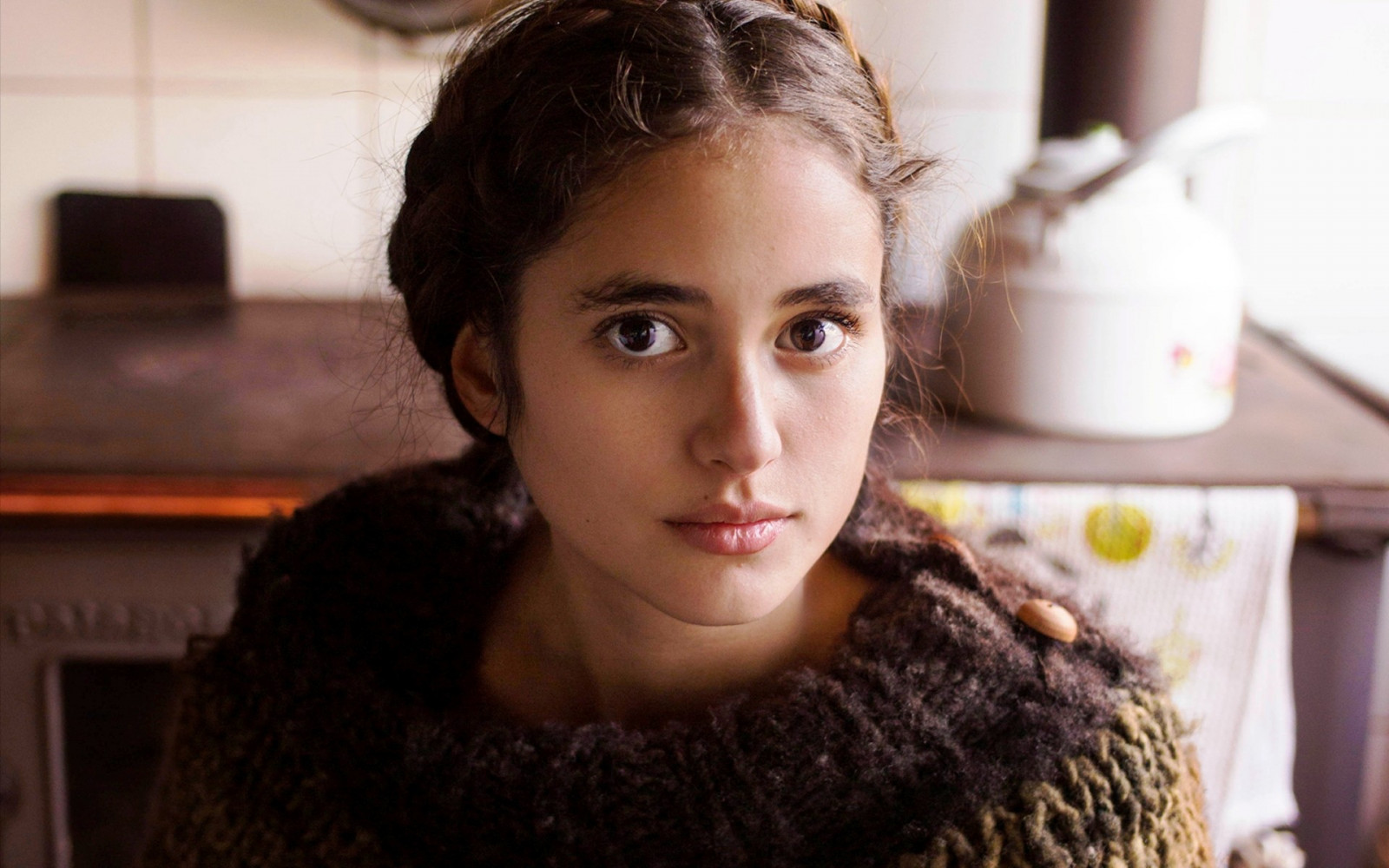 Sfondi : viso, donne, modello, vestito, occhi marroni, moda, pelliccia ...