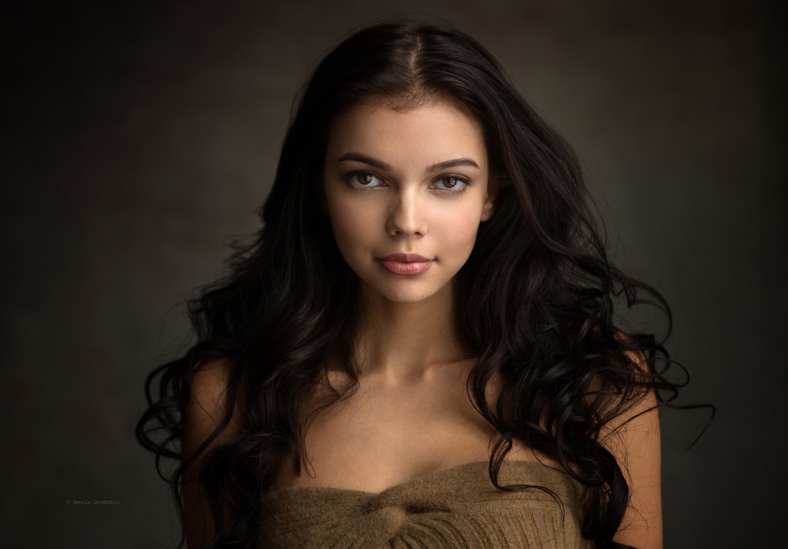 Wallpaper : women, face, portrait, simple background, wavy hair ...