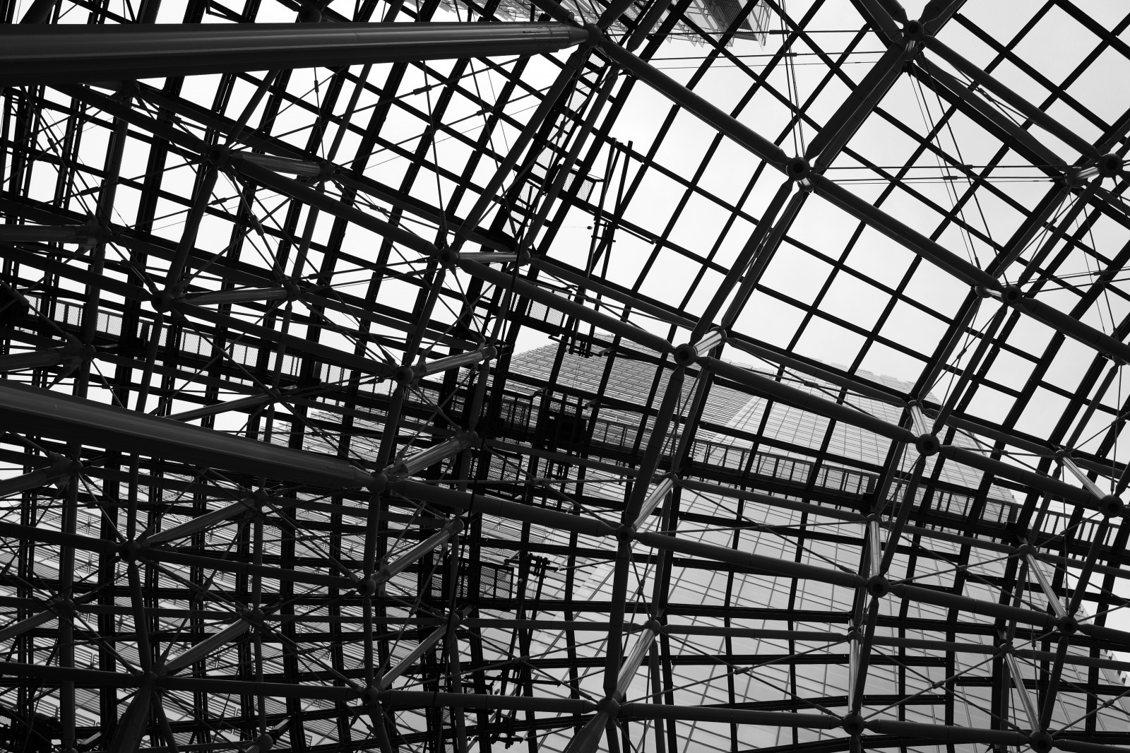 Wallpaper : symmetry, skyscraper, pattern, circle, Leica, metropolis ...