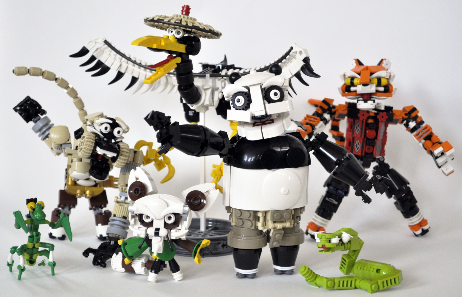 배경 화면 : 기계 인간, 사마귀, 레고, 과학 기술, 팬더, 장난감, 원숭이, 잭, 석사, 독사 같은 사람, 고양이 새끼 ...