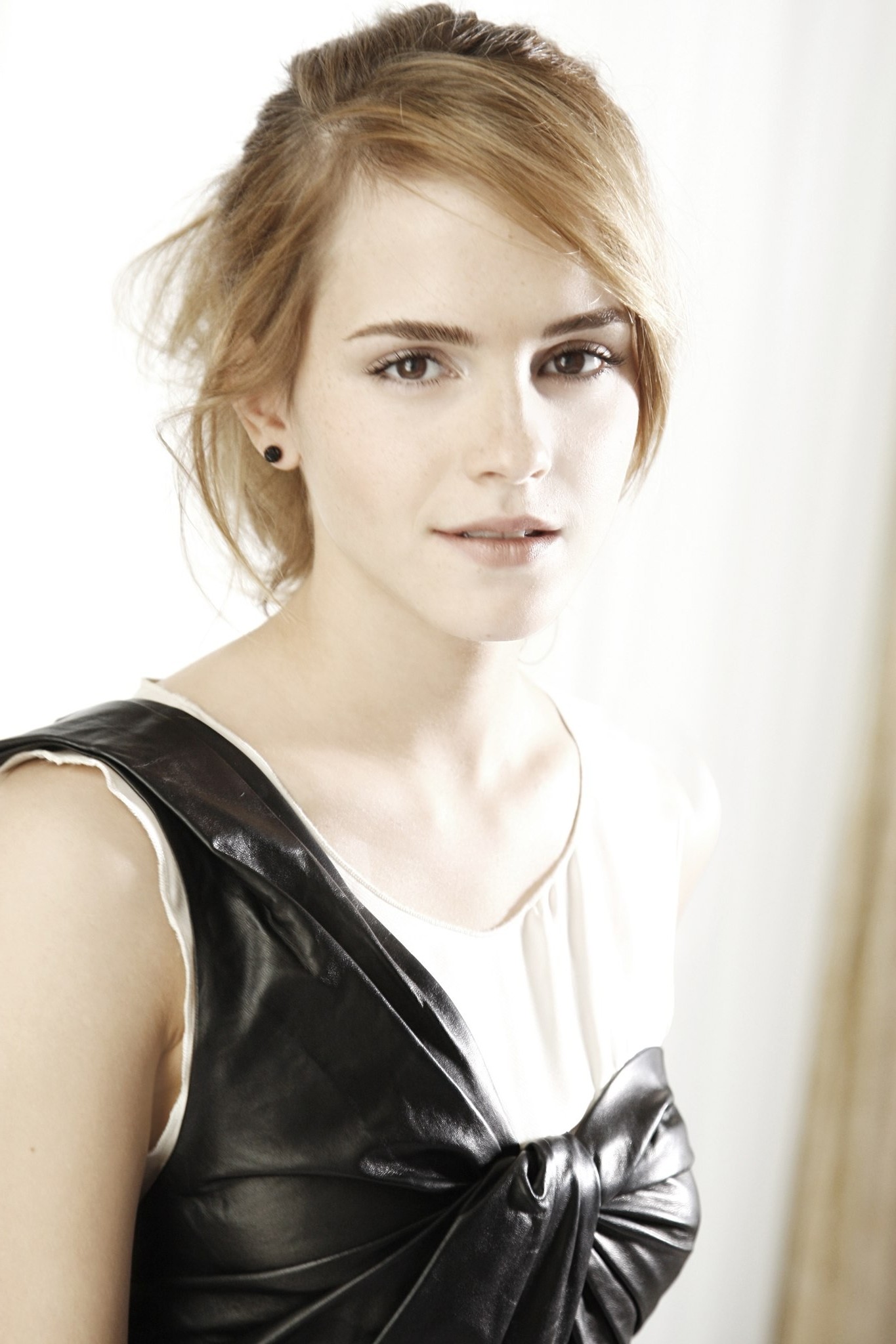 Baggrunde : model, portræt, langt hår, sanger, kjole, sort hår, mode ...