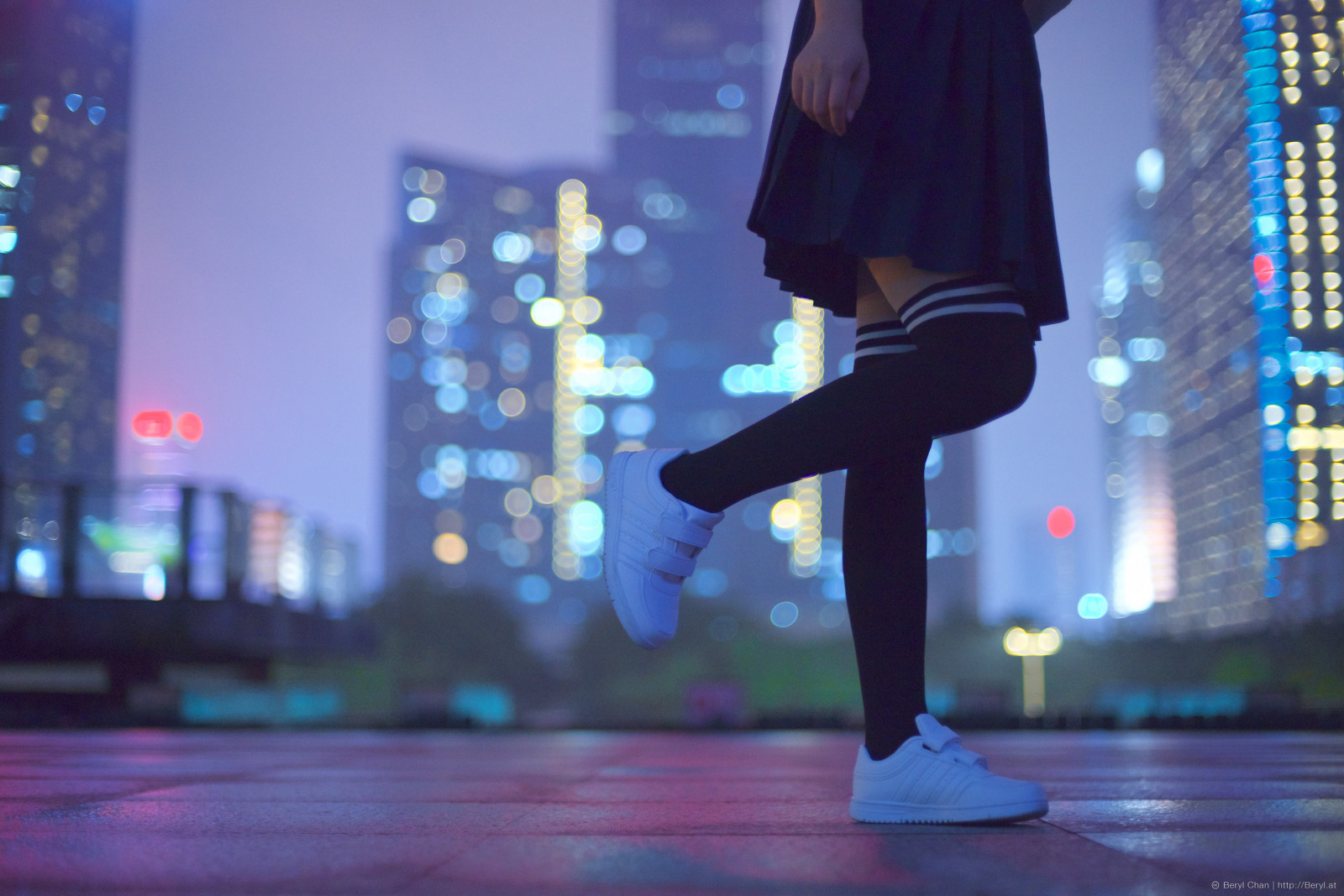 배경 화면 초상화 어두운 밤 아시아 사람 양말 팬티 스타킹 푸른 저녁 여학생 니콘 젖은 운동화 보케