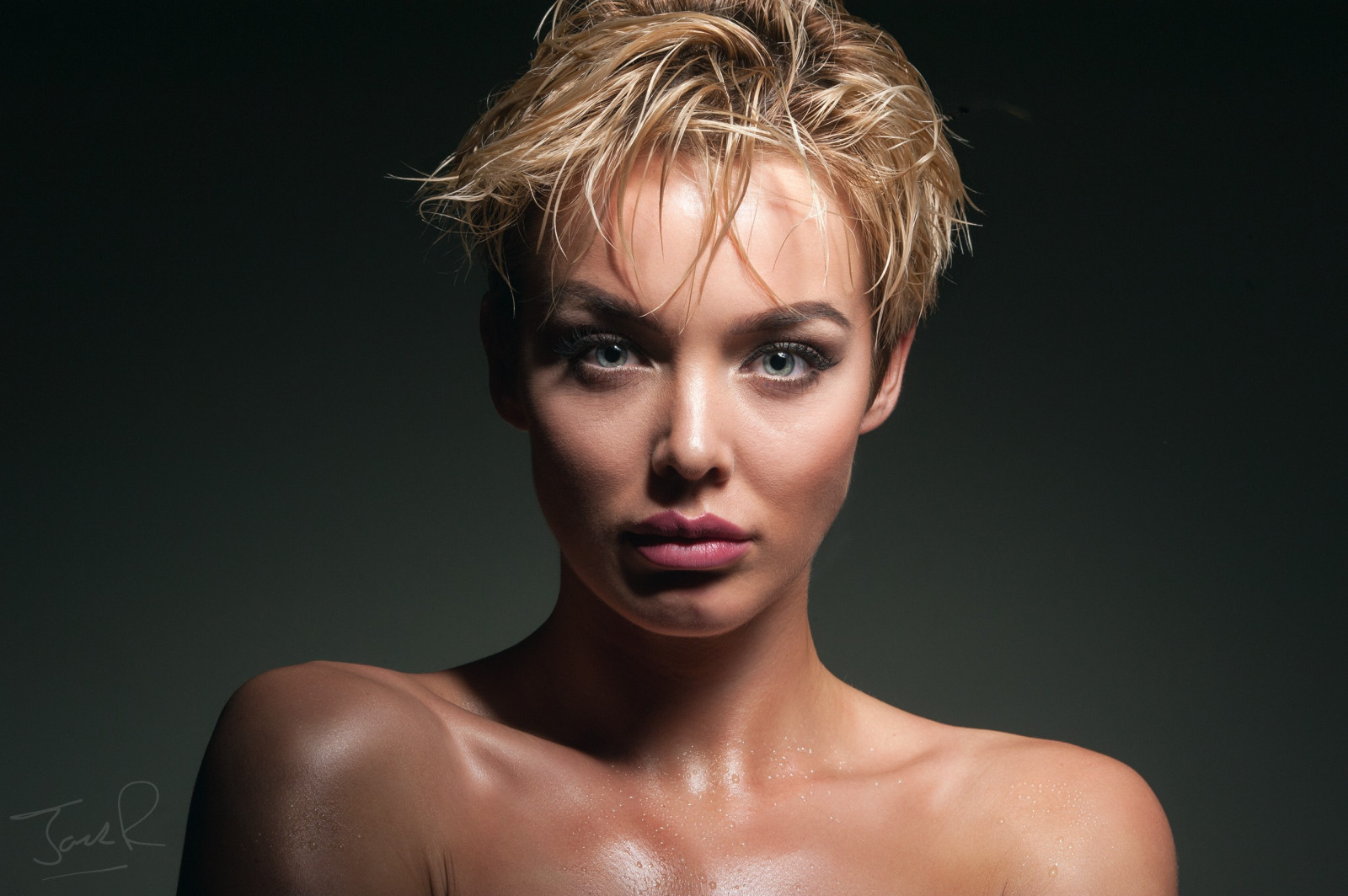 Wallpaper Face Women Blonde Simple Background Short Hair Looking