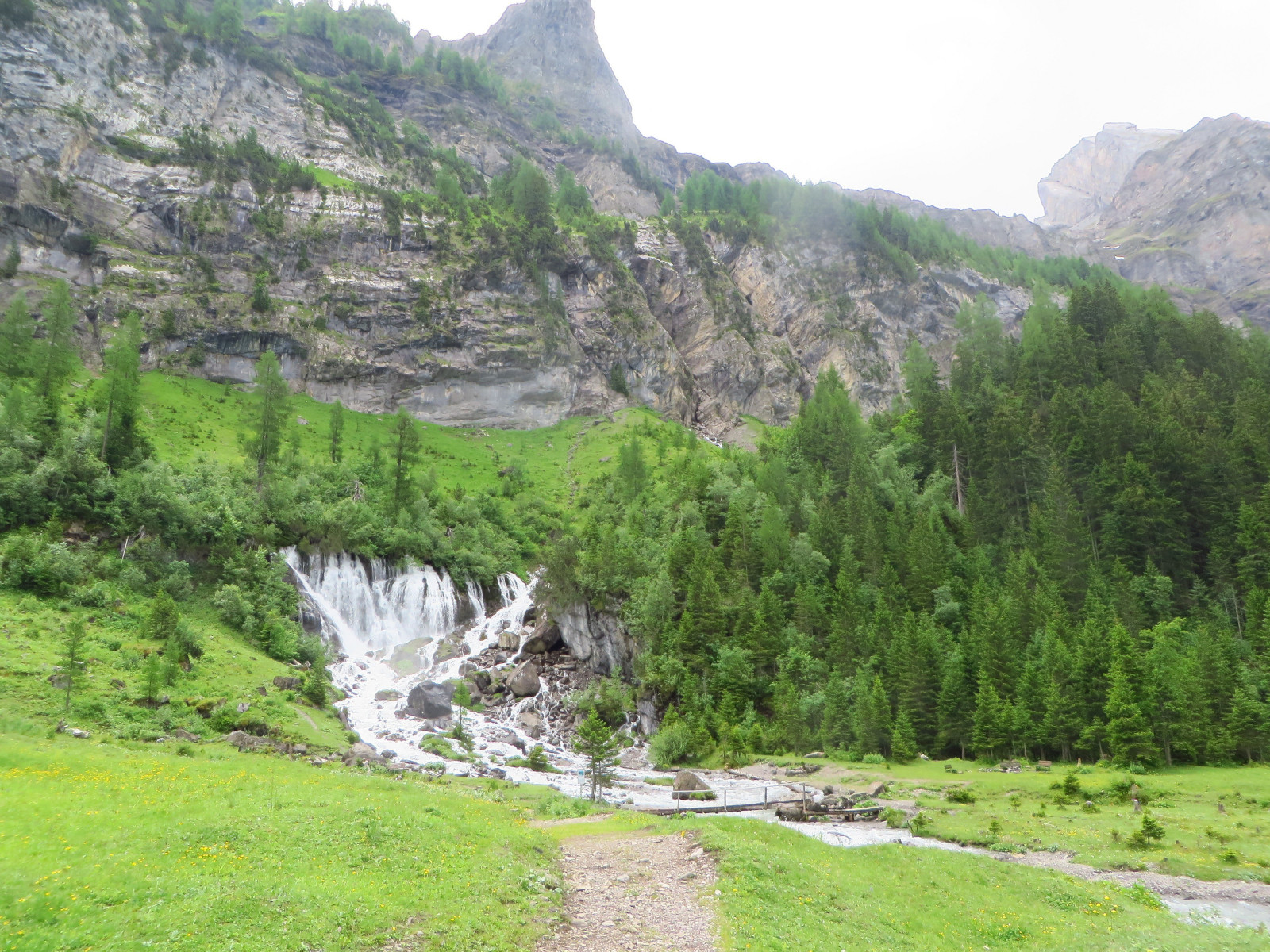 обои : 4000x3000 px, Бернские Альпы, Зеленый, Горы, Simmen Falls, Альпы ...
