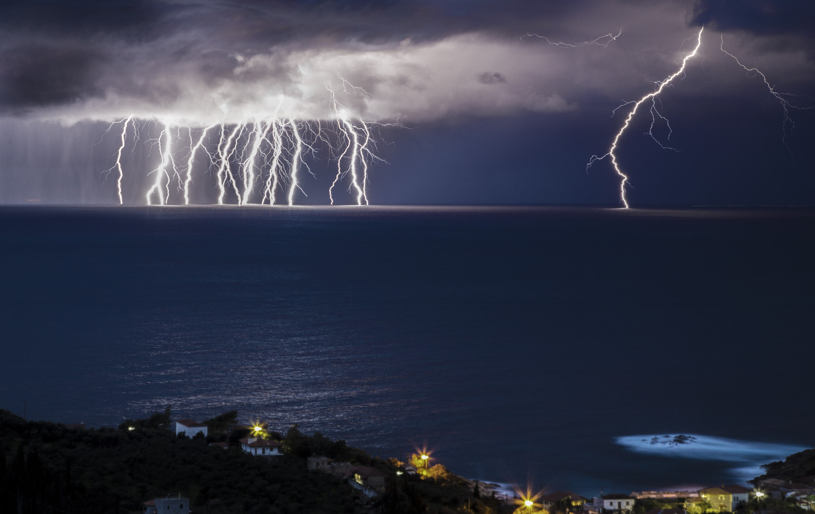 Fond d'écran : paysage, mer, nuit, eau, la nature, ciel, des nuages ...