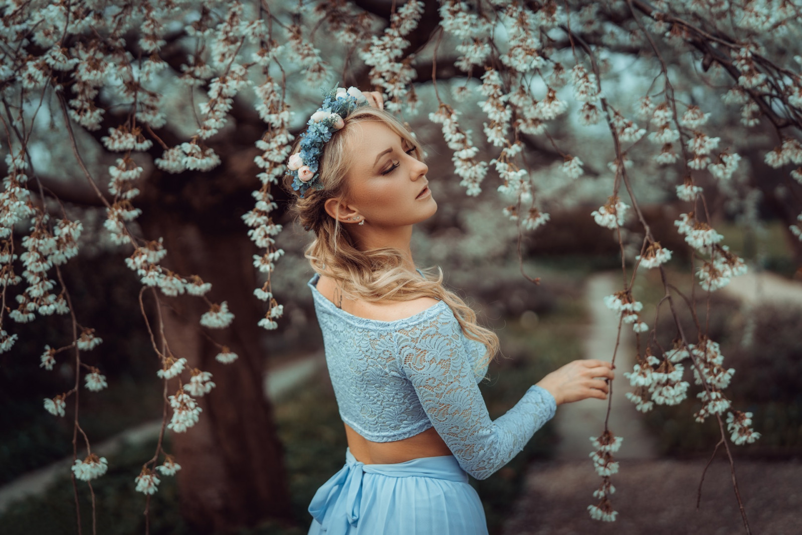 Wallpaper Plants Women Outdoors Blonde Flowers 1920x1281