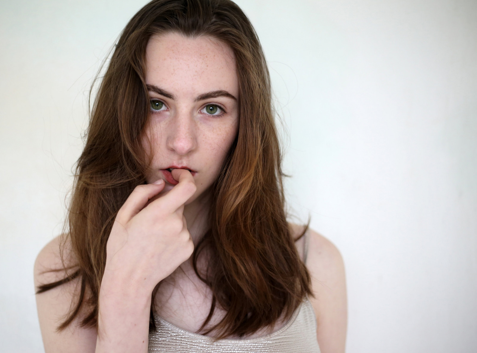 Wallpaper : portrait, long hair, women, model, face 2048x1517 ...