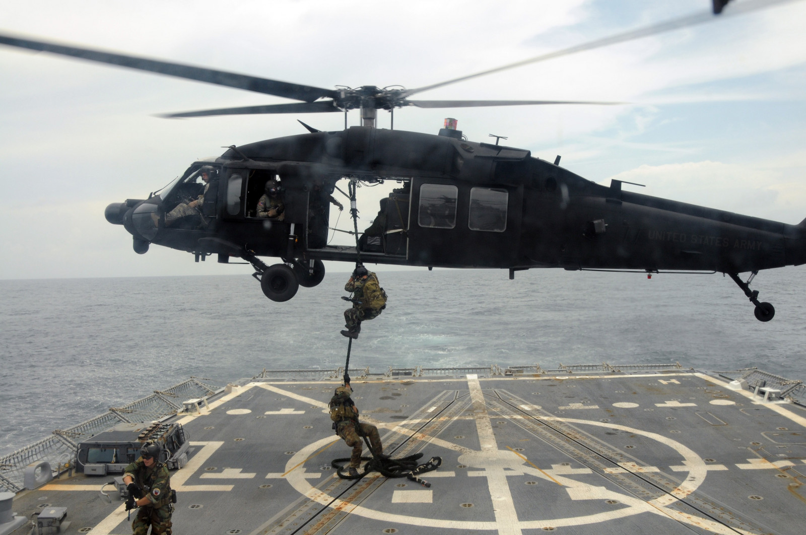 Wallpaper : sea, vehicle, aircraft, soldier, Sikorsky UH 60 Black Hawk ...