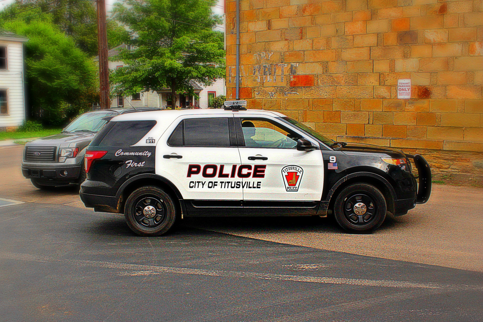 Wallpaper : blackandwhite, Ford, explorer, police, pa, titusville, tpd ...