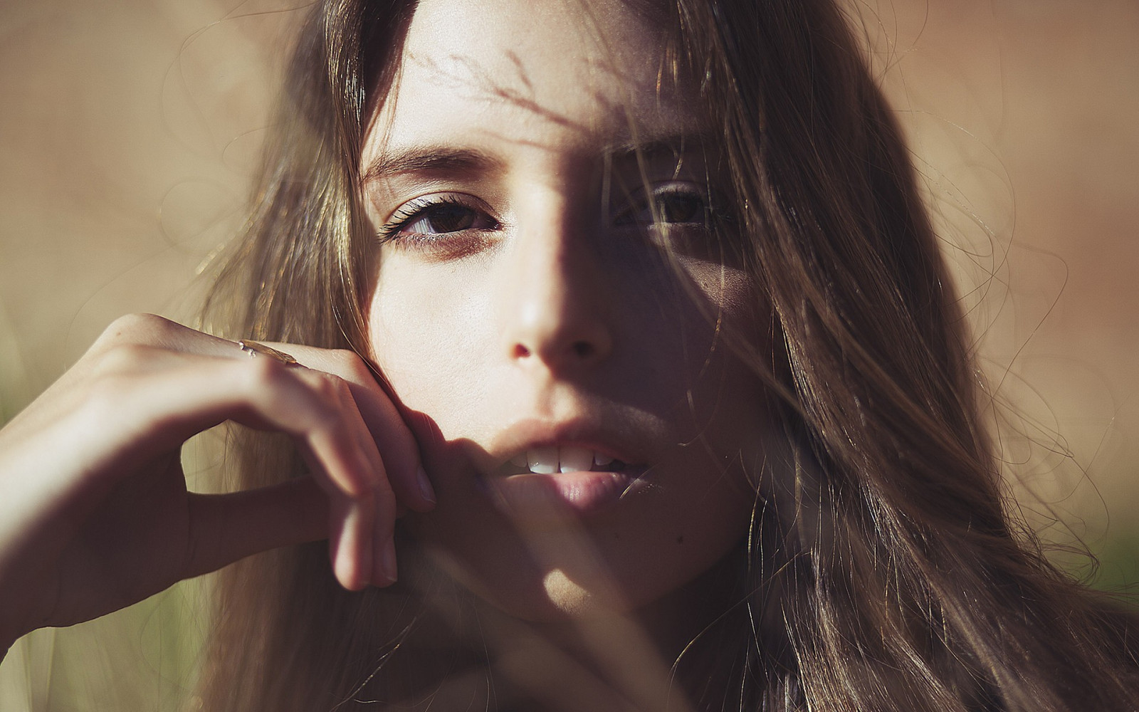 Wallpaper : face, women, hands, long hair, looking at viewer, mouth ...