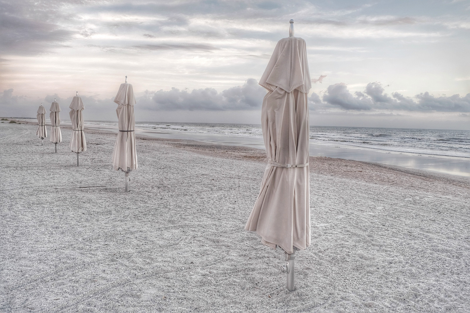 Wallpaper : ocean, sky, white, beach, water, clouds, umbrella, island ...