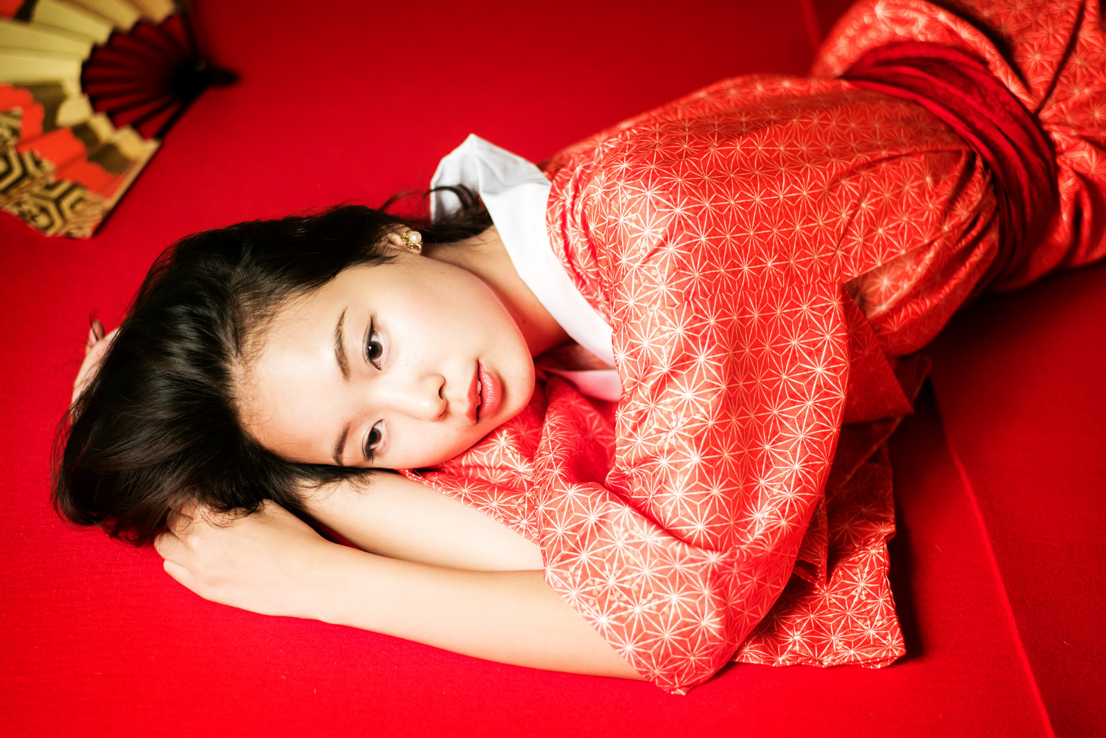 デスクトップ壁紙 赤 ポートレート 女性 色 可愛い セクシー 女の子 綺麗な スマイル 面 レディ ツァイス