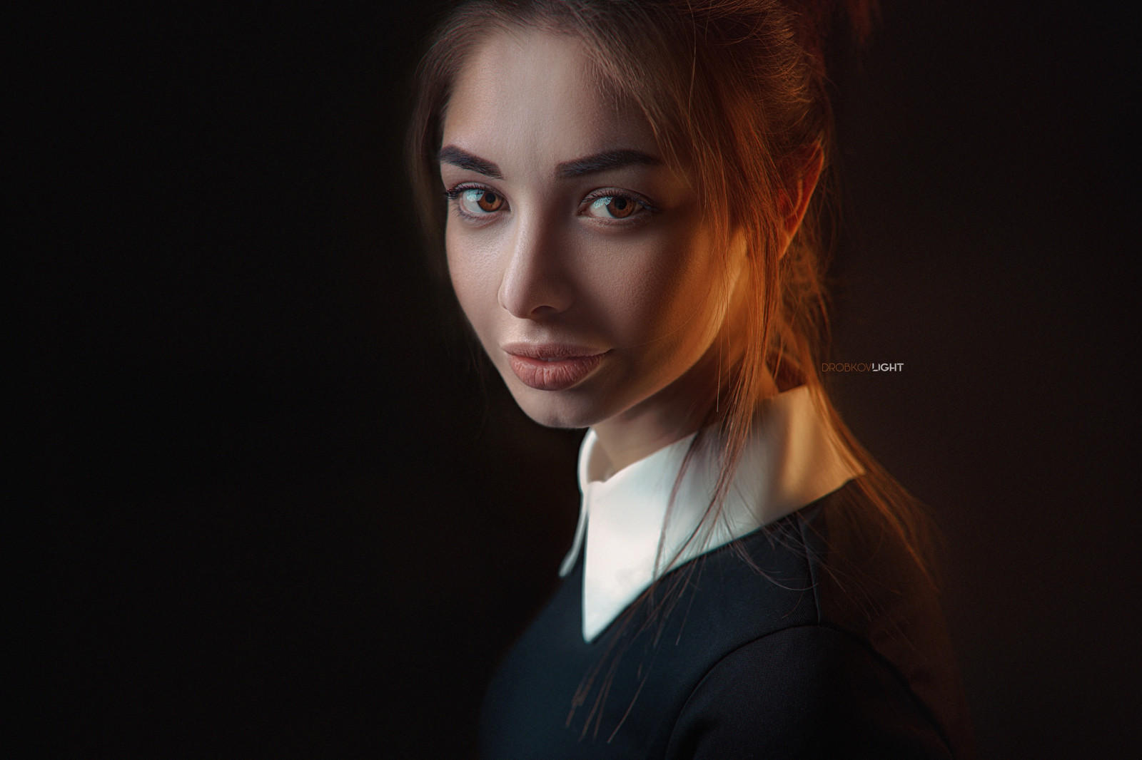 Wallpaper Model Si Rambut Coklat Mata Coklat Menghadapi Melihat Viewer Potret Tersenyum