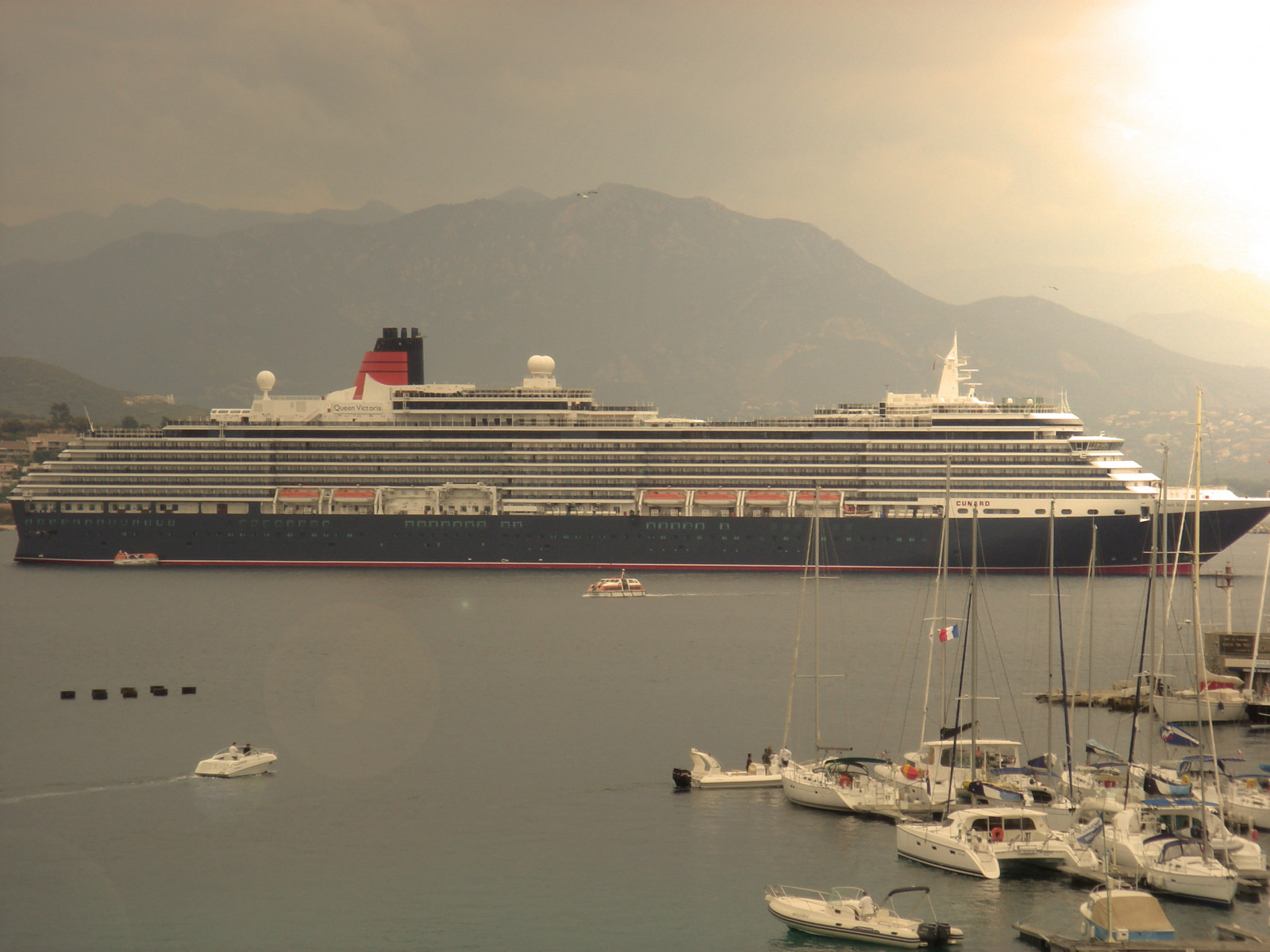 Wallpaper : boat, sea, vehicle, harbor, cruise ship, dock, Queen ...