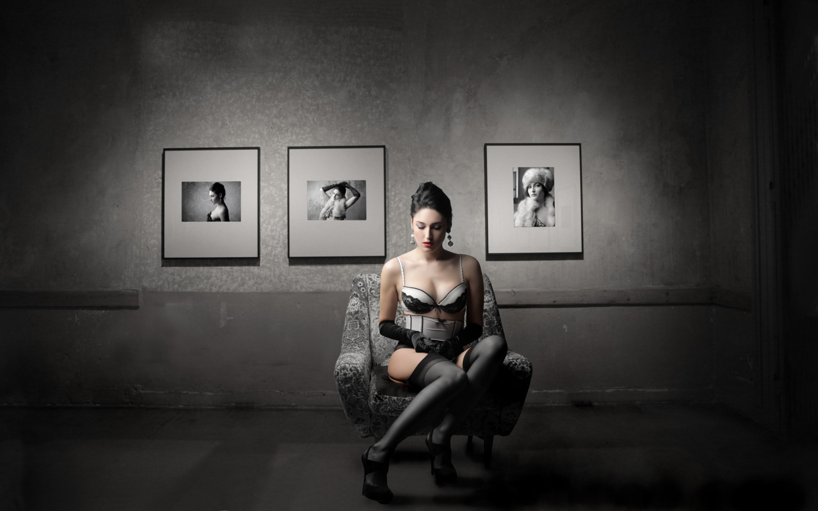 배경 화면 화이트 검은 단색화 모델 좌석 사진술 의자 란제리 빛 어둠 영상 근육 스크린 샷 컴퓨터 벽지 검정색과 흰색 흑백 사진 인간 위치